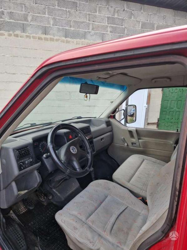 Sarkans Volkswagen Transporter 1999 Viļņa, ar dzinēja tilpumu 2.50 L un nobraukumu 447 tūkst. km par 2900 €, foto 6 vietnē AUTOMOTO.COM.LV