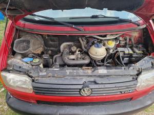 Sarkans Volkswagen Transporter 1999 Viļņa, ar dzinēja tilpumu 2.50 L un nobraukumu 447 tūkst. km par 2900 €, foto 9 vietnē AUTOMOTO.COM.LV