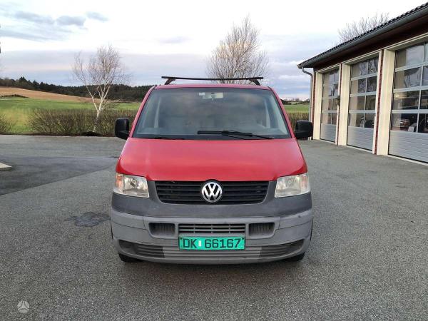 Red Volkswagen Transporter 2003 in Raseiniai, with an engine capacity of 2.50 L and mileage of 338 thousand km for 2880 €, photo 3 on AUTOMOTO.COM.LV