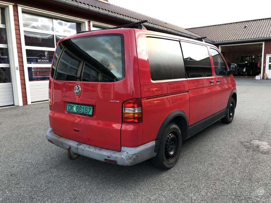 Sarkans Volkswagen Transporter 2003 Raseiniai, ar dzinēja tilpumu 2.50 L un nobraukumu 338 tūkst. km par 2880 €, foto 9 vietnē AUTOMOTO.COM.LV