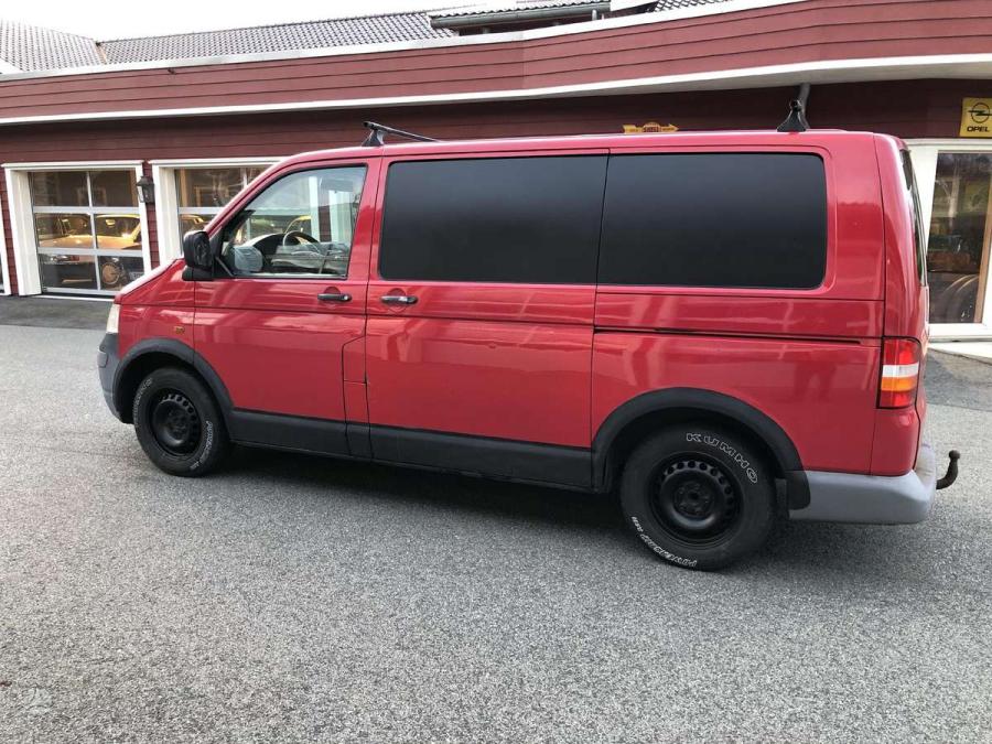 Sarkans Volkswagen Transporter 2003 Raseiniai, ar dzinēja tilpumu 2.50 L un nobraukumu 338 tūkst. km par 2880 €, foto 13 vietnē AUTOMOTO.COM.LV