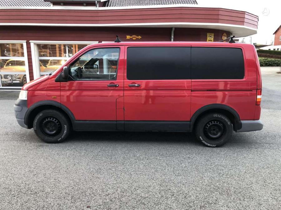 Sarkans Volkswagen Transporter 2003 Raseiniai, ar dzinēja tilpumu 2.50 L un nobraukumu 338 tūkst. km par 2880 €, foto 14 vietnē AUTOMOTO.COM.LV