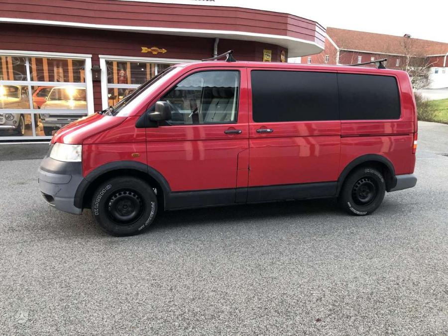 Sarkans Volkswagen Transporter 2003 Raseiniai, ar dzinēja tilpumu 2.50 L un nobraukumu 338 tūkst. km par 2880 €, foto 15 vietnē AUTOMOTO.COM.LV