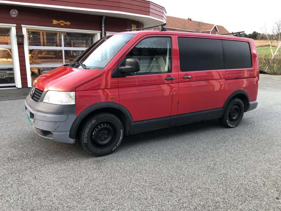 Sarkans Volkswagen Transporter 2003 Raseiniai, ar dzinēja tilpumu 2.50 L un nobraukumu 338 tūkst. km par 2880 €, foto 16 vietnē AUTOMOTO.COM.LV