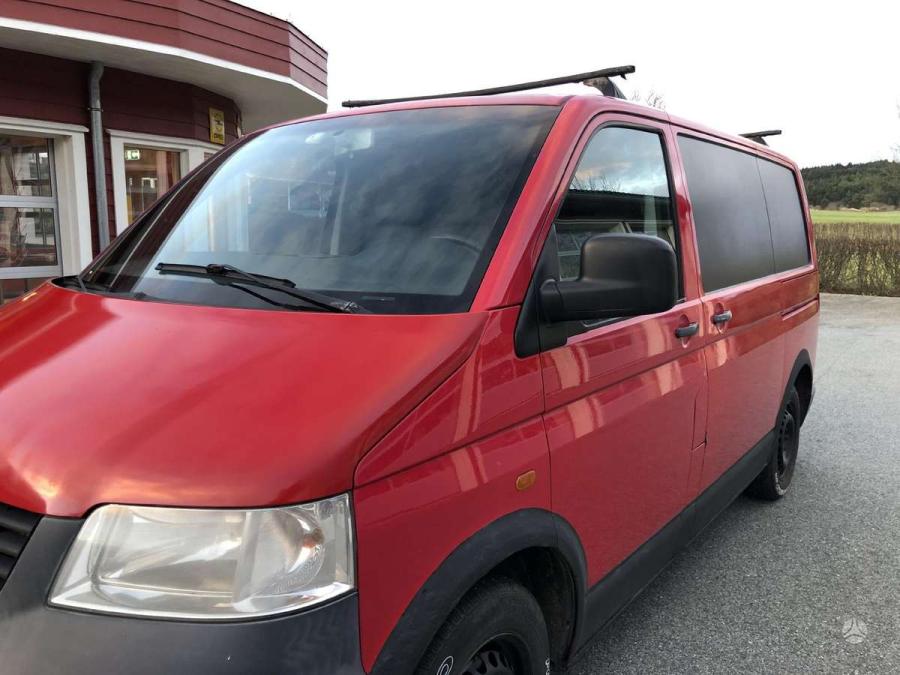 Sarkans Volkswagen Transporter 2003 Raseiniai, ar dzinēja tilpumu 2.50 L un nobraukumu 338 tūkst. km par 2880 €, foto 18 vietnē AUTOMOTO.COM.LV