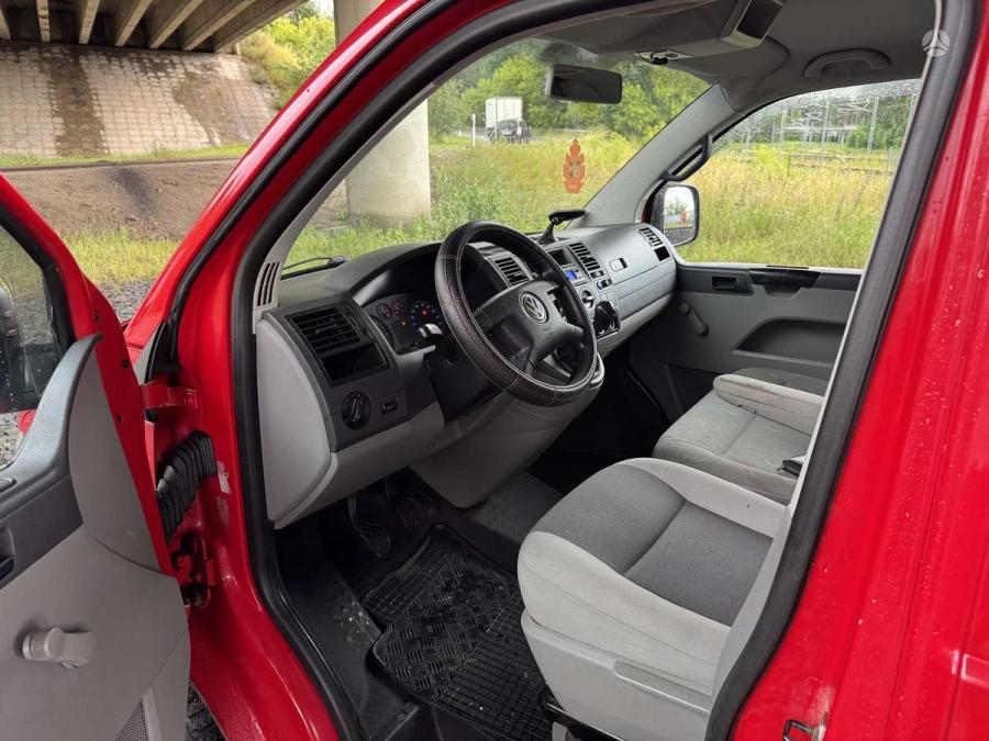 Sarkans Volkswagen Transporter 2004 Viļņa, ar dzinēja tilpumu 1.90 L un nobraukumu 298 tūkst. km par 2999 €, foto 6 vietnē AUTOMOTO.COM.LV