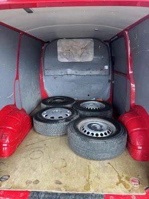 Sarkans Volkswagen Transporter 2004 Viļņa, ar dzinēja tilpumu 1.90 L un nobraukumu 298 tūkst. km par 2999 €, foto 10 vietnē AUTOMOTO.COM.LV