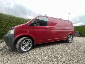 Red Volkswagen Transporter 2004 in Rokiskis, with an engine capacity of 1.90 L and mileage of 315 thousand km for 2990 €, photo 4 on AUTOMOTO.COM.LV