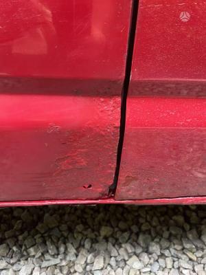 Red Volkswagen Transporter 2004 in Rokiskis, with an engine capacity of 1.90 L and mileage of 315 thousand km for 2990 €, photo 8 on AUTOMOTO.COM.LV