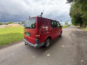 Sarkans Volkswagen Transporter 2006 Panevēža, ar dzinēja tilpumu 2.57 L un nobraukumu 170 tūkst. km par 4290 €, foto 4 vietnē AUTOMOTO.COM.LV