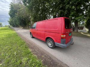 Sarkans Volkswagen Transporter 2006 Panevēža, ar dzinēja tilpumu 2.57 L un nobraukumu 170 tūkst. km par 4290 €, foto 5 vietnē AUTOMOTO.COM.LV