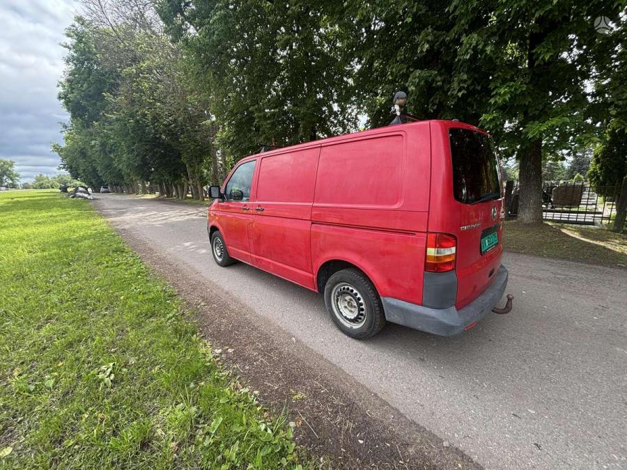 Sarkans Volkswagen Transporter 2006 Panevēža, ar dzinēja tilpumu 2.57 L un nobraukumu 170 tūkst. km par 4290 €, foto 5 vietnē AUTOMOTO.COM.LV