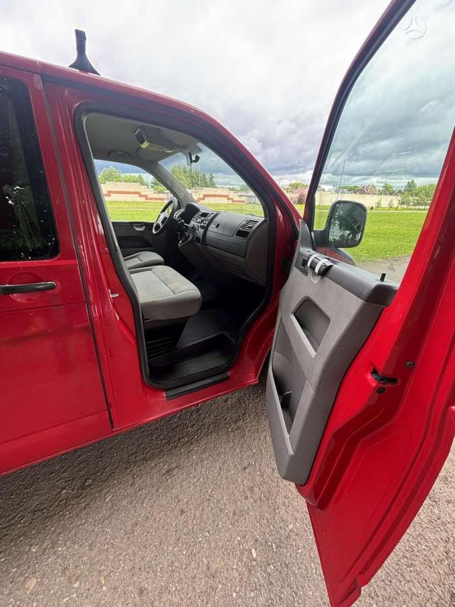 Sarkans Volkswagen Transporter 2006 Panevēža, ar dzinēja tilpumu 2.57 L un nobraukumu 170 tūkst. km par 4290 €, foto 11 vietnē AUTOMOTO.COM.LV
