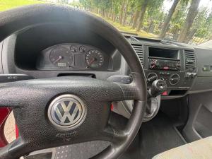 Sarkans Volkswagen Transporter 2006 Panevēža, ar dzinēja tilpumu 2.57 L un nobraukumu 170 tūkst. km par 4290 €, foto 13 vietnē AUTOMOTO.COM.LV