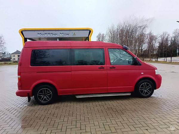 Red Volkswagen Transporter 2007 in Siauliai, with an engine capacity of 2.46 L and mileage of 400 thousand km for 5950 €, photo 4 on AUTOMOTO.COM.LV