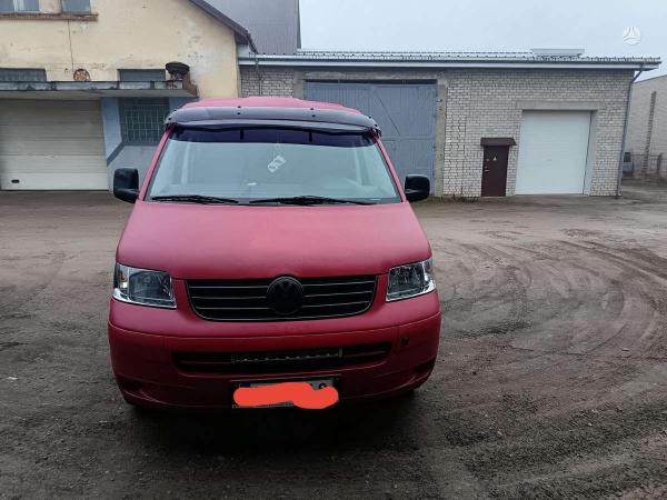 Red Volkswagen Transporter 2007 in Siauliai, with an engine capacity of 2.46 L and mileage of 400 thousand km for 5950 €, photo 7 on AUTOMOTO.COM.LV