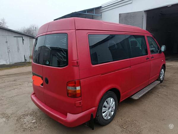 Red Volkswagen Transporter 2007 in Siauliai, with an engine capacity of 2.46 L and mileage of 400 thousand km for 5950 €, photo 9 on AUTOMOTO.COM.LV