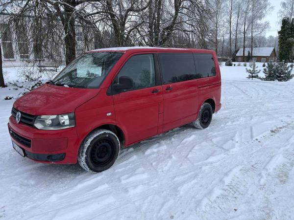 Red Volkswagen Transporter 2007 in Pasvalys, with an engine capacity of 2.50 L and mileage of 270 thousand km for 5350 €, photo 1 on AUTOMOTO.COM.LV