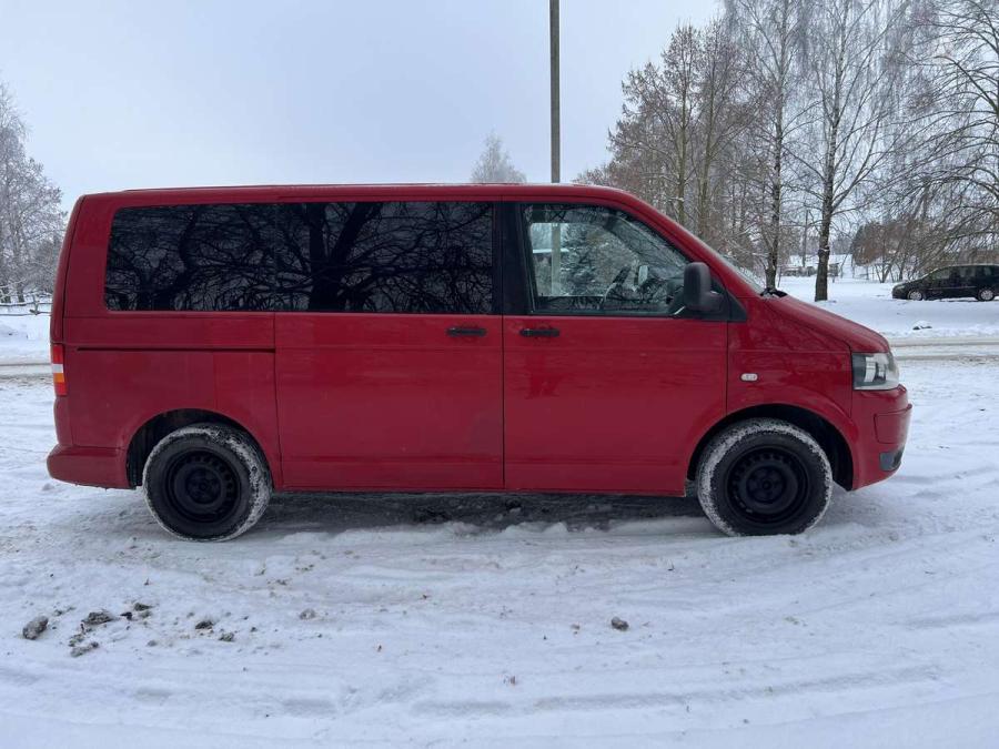 Sarkans Volkswagen Transporter 2007 Pasvalys, ar dzinēja tilpumu 2.50 L un nobraukumu 270 tūkst. km par 5350 €, foto 3 vietnē AUTOMOTO.COM.LV