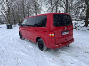 Sarkans Volkswagen Transporter 2007 Pasvalys, ar dzinēja tilpumu 2.50 L un nobraukumu 270 tūkst. km par 5350 €, foto 6 vietnē AUTOMOTO.COM.LV