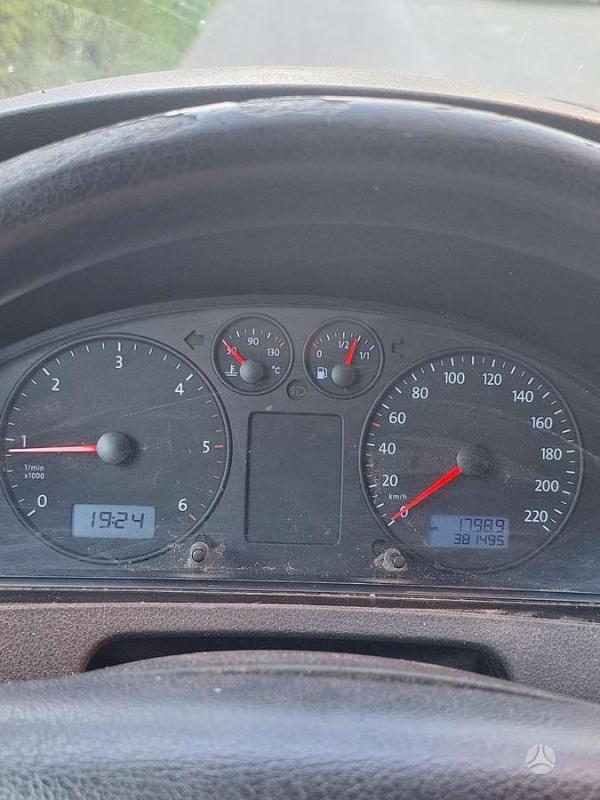 Sarkans Volkswagen Transporter 2007 Šilutė, ar dzinēja tilpumu 1.90 L un nobraukumu 381 tūkst. km par 3400 €, foto 10 vietnē AUTOMOTO.COM.LV