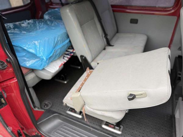Sarkans Volkswagen Transporter 2007 Kazlų Rūda, ar dzinēja tilpumu 1.90 L un nobraukumu 357 tūkst. km par 5999 €, foto 6 vietnē AUTOMOTO.COM.LV
