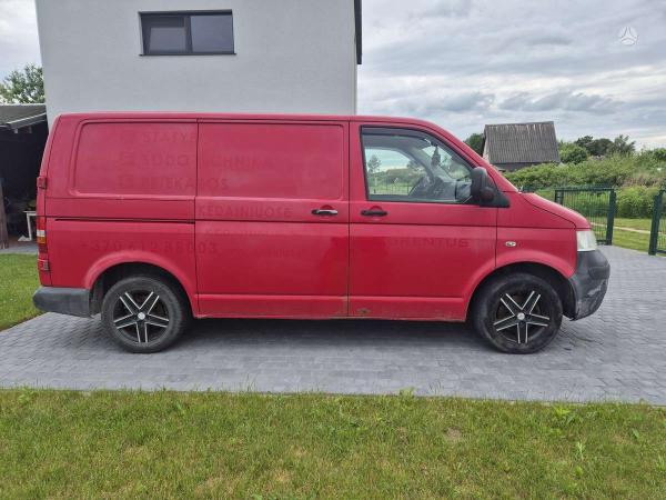Sarkans Volkswagen Transporter 2008 Kėdainiai, ar dzinēja tilpumu 2.46 L un nobraukumu 235 tūkst. km par 3350 €, foto 1 vietnē AUTOMOTO.COM.LV