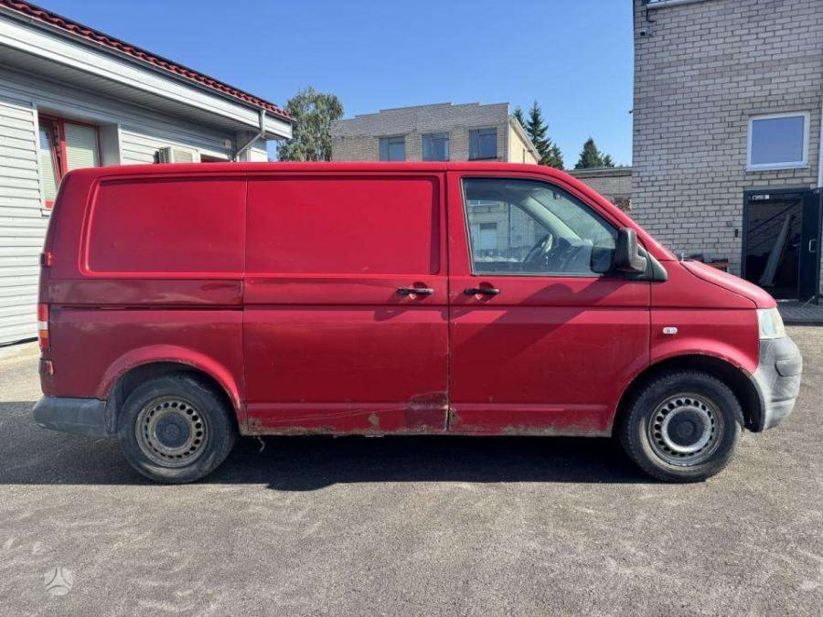 Sarkans Volkswagen Transporter 2008 Radviliškis, ar dzinēja tilpumu 2.50 L un nobraukumu 0 tūkst. km par 3206 €, foto 5 vietnē AUTOMOTO.COM.LV