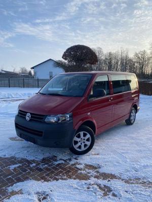 Red Volkswagen Transporter 2010 in Marijampole, with an engine capacity of 1.97 L and mileage of 169 thousand km for 10527 €, photo 3 on AUTOMOTO.COM.LV