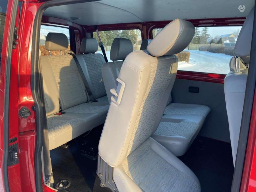 Red Volkswagen Transporter 2010 in Marijampole, with an engine capacity of 1.97 L and mileage of 169 thousand km for 10527 €, photo 8 on AUTOMOTO.COM.LV