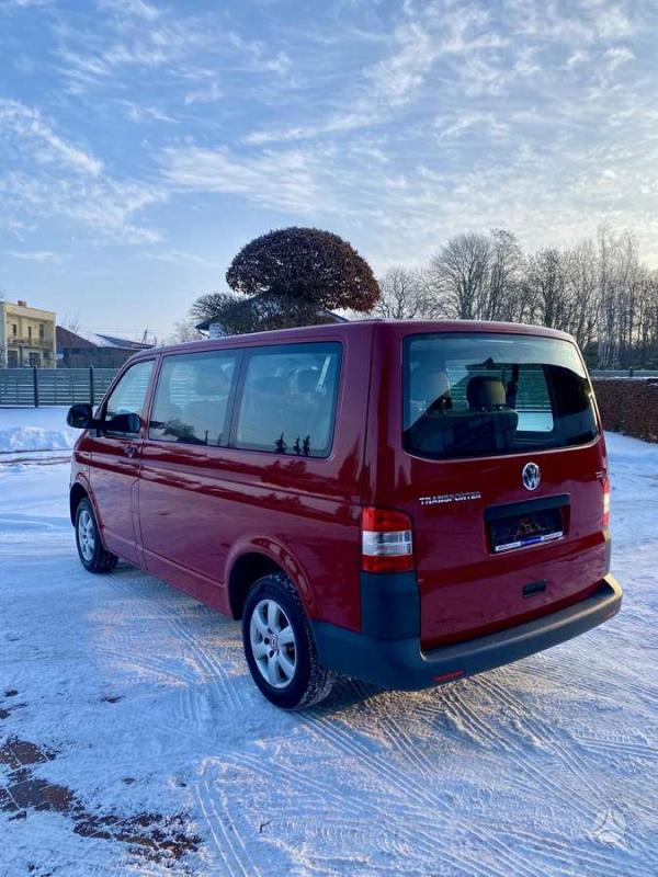 Sarkans Volkswagen Transporter 2010 Marijampole, ar dzinēja tilpumu 1.97 L un nobraukumu 169 tūkst. km par 10467 €, foto 2 vietnē AUTOMOTO.COM.LV