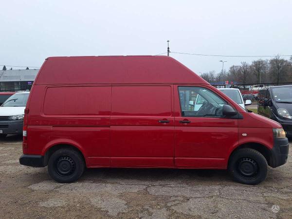 Red Volkswagen Transporter 2014 in Vilnius, with an engine capacity of 2.00 L and mileage of 278 thousand km for 7800 €, photo 6 on AUTOMOTO.COM.LV