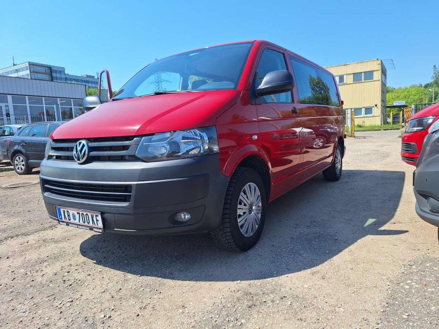 Sarkans Volkswagen Transporter 2014 Viļņa, ar dzinēja tilpumu 2.00 L un nobraukumu 287 tūkst. km par 11300 €, foto 1 vietnē AUTOMOTO.COM.LV