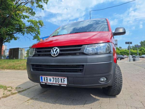 Red Volkswagen Transporter 2014 in Vilnius, with an engine capacity of 2.00 L and mileage of 287 thousand km for 11300 €, photo 3 on AUTOMOTO.COM.LV