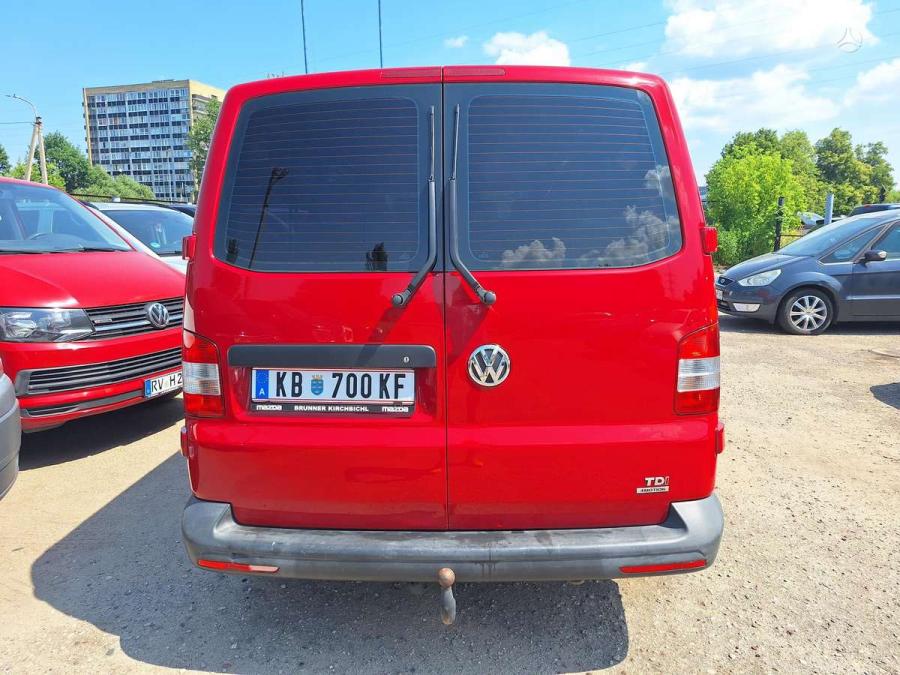 Sarkans Volkswagen Transporter 2014 Viļņa, ar dzinēja tilpumu 2.00 L un nobraukumu 287 tūkst. km par 11300 €, foto 9 vietnē AUTOMOTO.COM.LV