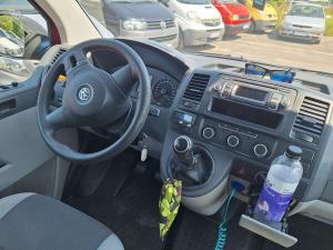 Sarkans Volkswagen Transporter 2014 Viļņa, ar dzinēja tilpumu 2.00 L un nobraukumu 287 tūkst. km par 11300 €, foto 21 vietnē AUTOMOTO.COM.LV