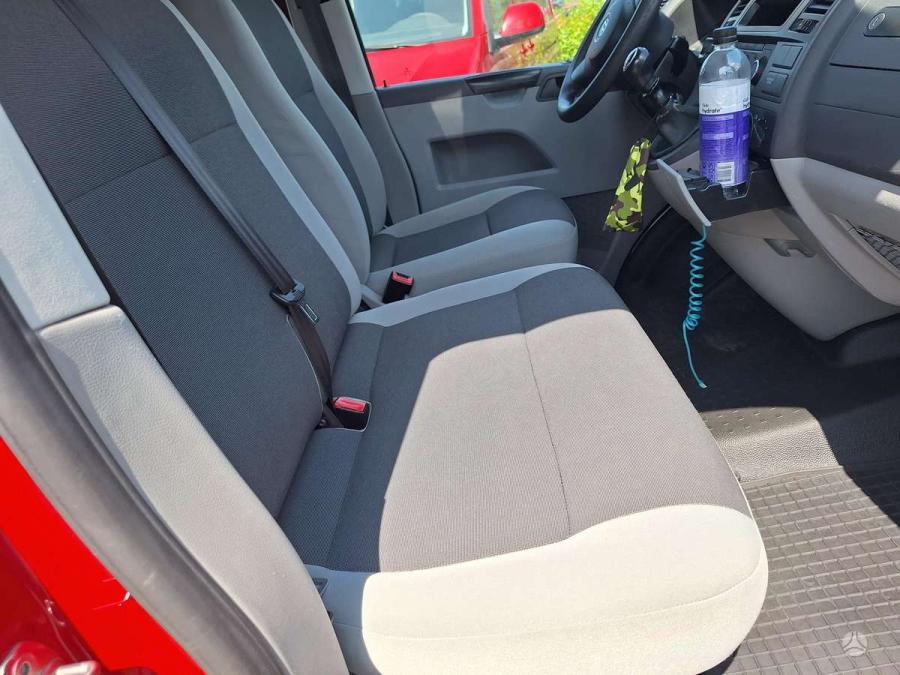 Sarkans Volkswagen Transporter 2014 Viļņa, ar dzinēja tilpumu 2.00 L un nobraukumu 287 tūkst. km par 11300 €, foto 23 vietnē AUTOMOTO.COM.LV