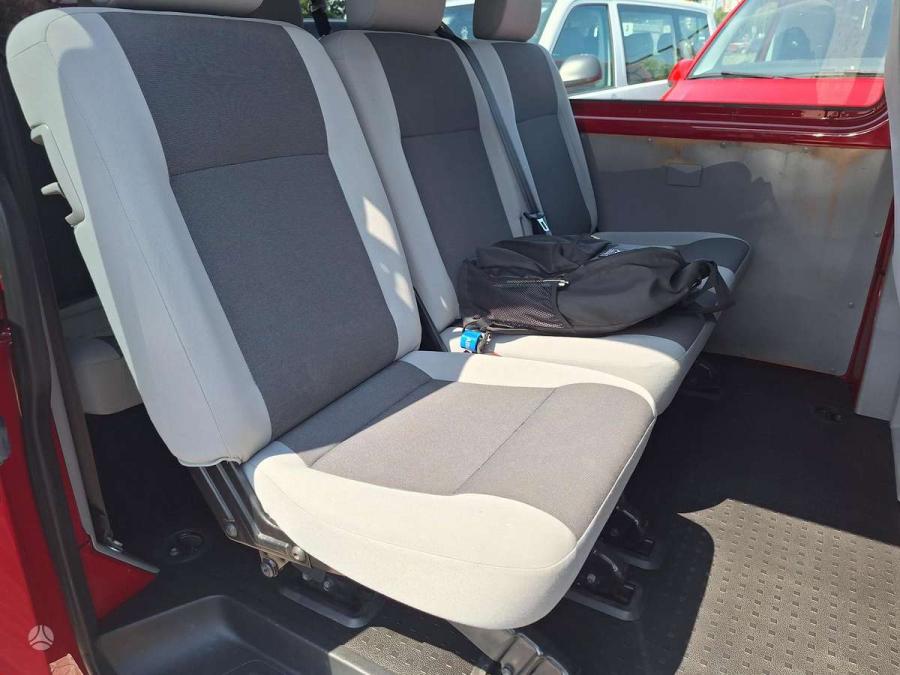Sarkans Volkswagen Transporter 2014 Viļņa, ar dzinēja tilpumu 2.00 L un nobraukumu 287 tūkst. km par 11300 €, foto 24 vietnē AUTOMOTO.COM.LV