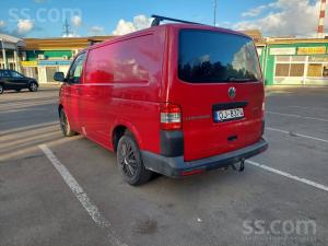 Red Volkswagen Transporter 2014 in Riga, with an engine capacity of 2.00 L and mileage of 232 thousand km for 8950 €, photo 3 on AUTOMOTO.COM.LV