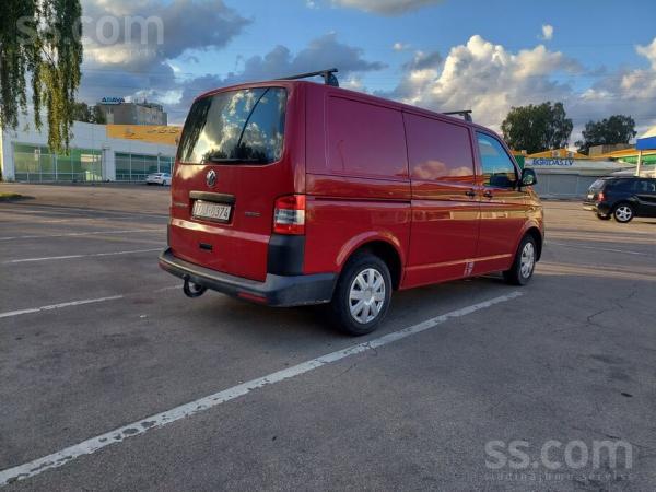 Sarkans Volkswagen Transporter 2014 Rīga, ar dzinēja tilpumu 2.00 L un nobraukumu 232 tūkst. km par 8950 €, foto 3 vietnē AUTOMOTO.COM.LV