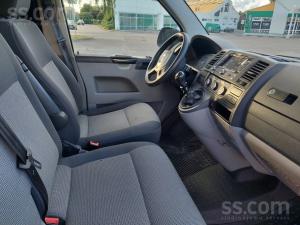 Red Volkswagen Transporter 2014 in Riga, with an engine capacity of 2.00 L and mileage of 232 thousand km for 8950 €, photo 7 on AUTOMOTO.COM.LV