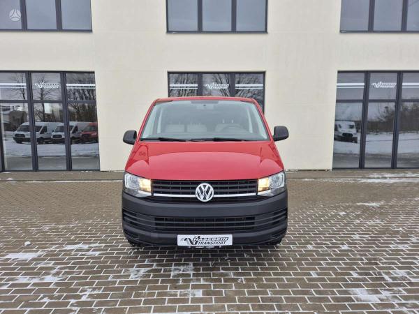 Red Volkswagen Transporter 2016 in Marijampole, with an engine capacity of 1.97 L and mileage of 247 thousand km for 14000 €, photo 2 on AUTOMOTO.COM.LV