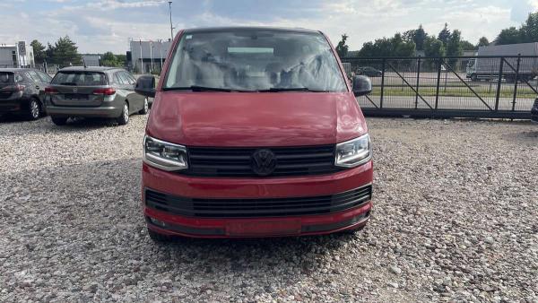 Red Volkswagen Transporter 2019 in Kaunas, with an engine capacity of 1.97 L and mileage of 250 thousand km for 11900 €, photo 2 on AUTOMOTO.COM.LV