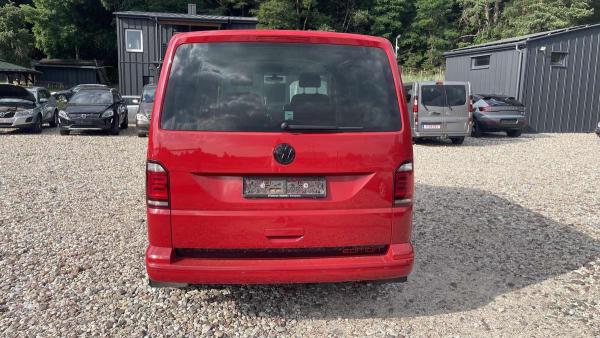 Red Volkswagen Transporter 2019 in Kaunas, with an engine capacity of 1.97 L and mileage of 250 thousand km for 11900 €, photo 6 on AUTOMOTO.COM.LV