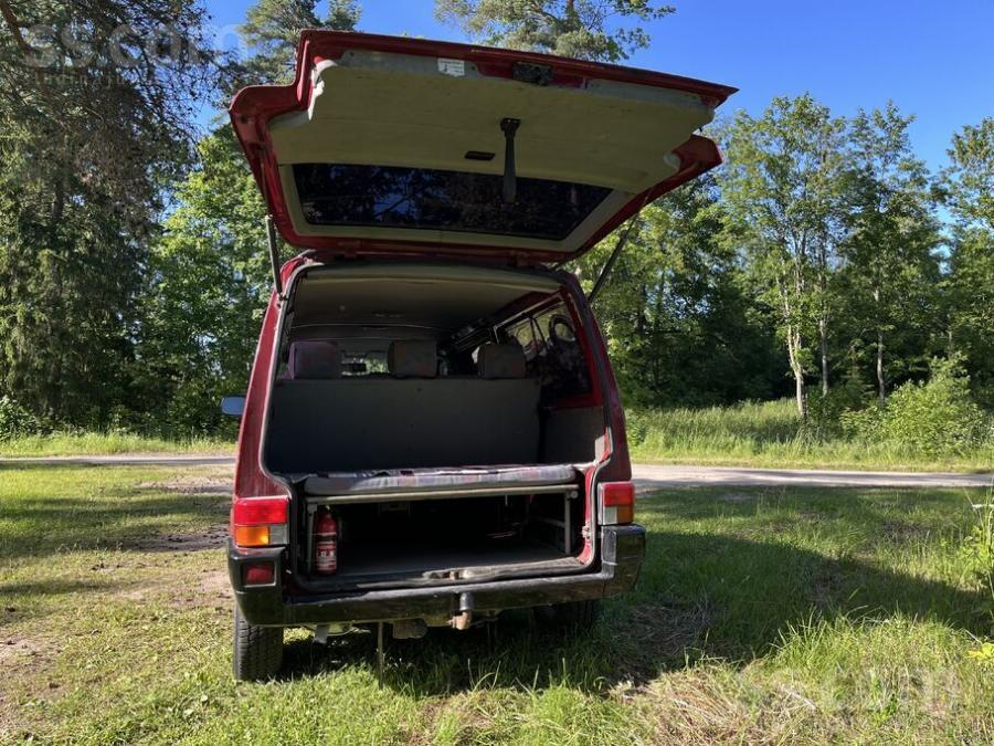 Sarkans Volkswagen Transporter 1991 Madona, ar dzinēja tilpumu 2.40 L un nobraukumu 368 tūkst. km par 3000 €, foto 2 vietnē AUTOMOTO.COM.LV