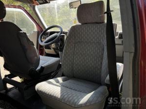 Sarkans Volkswagen Transporter 1991 Madona, ar dzinēja tilpumu 2.40 L un nobraukumu 368 tūkst. km par 3000 €, foto 6 vietnē AUTOMOTO.COM.LV