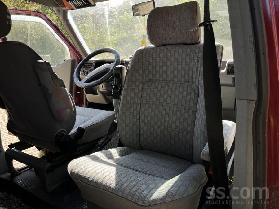 Sarkans Volkswagen Transporter 1991 Madona, ar dzinēja tilpumu 2.40 L un nobraukumu 368 tūkst. km par 3000 €, foto 6 vietnē AUTOMOTO.COM.LV
