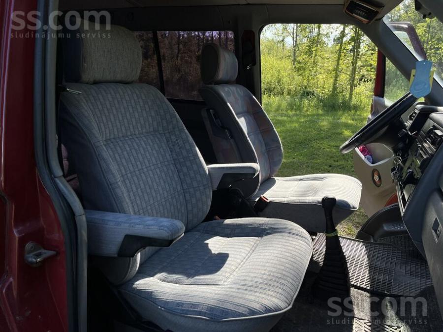 Sarkans Volkswagen Transporter 1991 Madona, ar dzinēja tilpumu 2.40 L un nobraukumu 368 tūkst. km par 3000 €, foto 15 vietnē AUTOMOTO.COM.LV