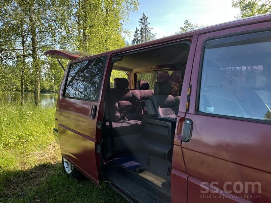 Sarkans Volkswagen Transporter 1991 Madona, ar dzinēja tilpumu 2.40 L un nobraukumu 368 tūkst. km par 3000 €, foto 18 vietnē AUTOMOTO.COM.LV
