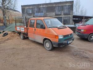 Red Volkswagen Transporter 1991 in Riga, with an engine capacity of 2.40 L and mileage of 400 thousand km for 1300 €, photo  on AUTOMOTO.COM.LV